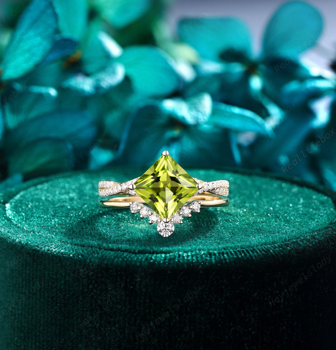 Vintage Princess Cut Peridot Engagement Ring Set, Solid Yellow Gold ...