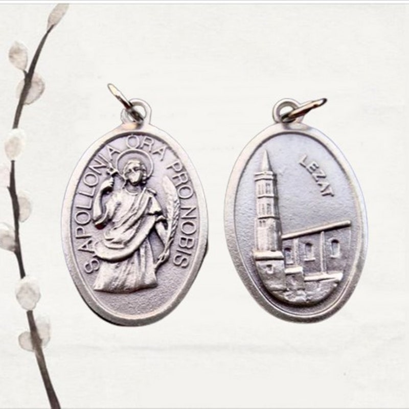 Abbey Medal Pendant - Etsy