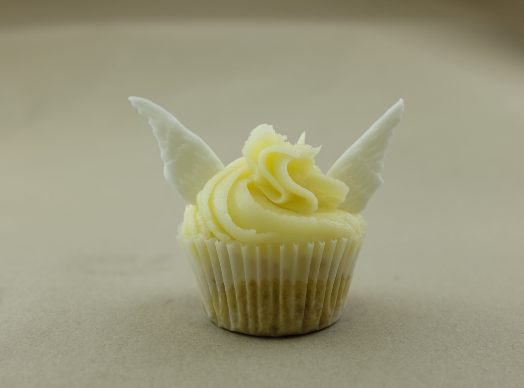 Fondant Wing Cupcake Toppers Gold Wings White Wings Angel Cupcakes ...