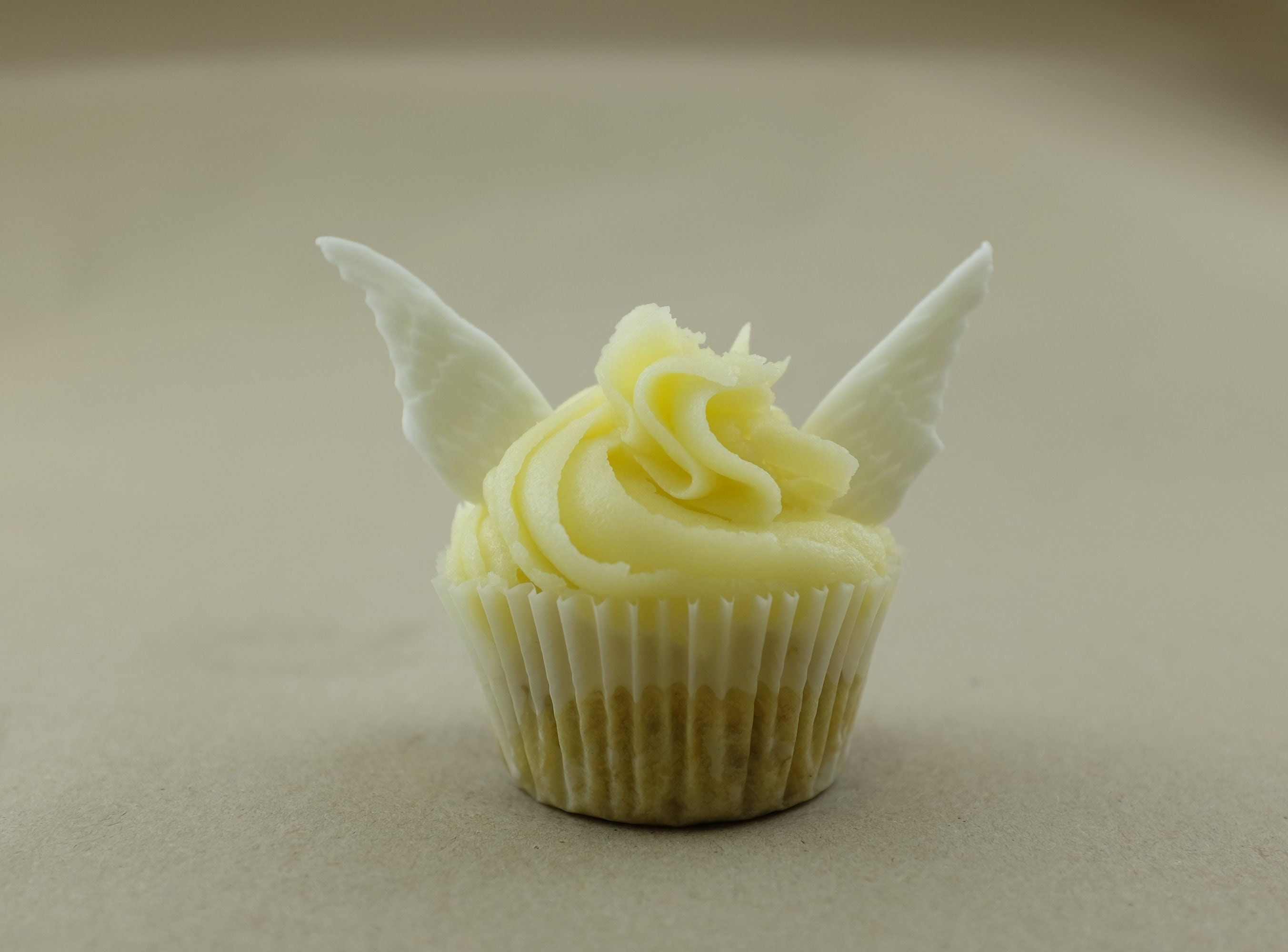 Fondant Wing Cupcake Toppers Gold Wings White Wings Angel Cupcakes ...