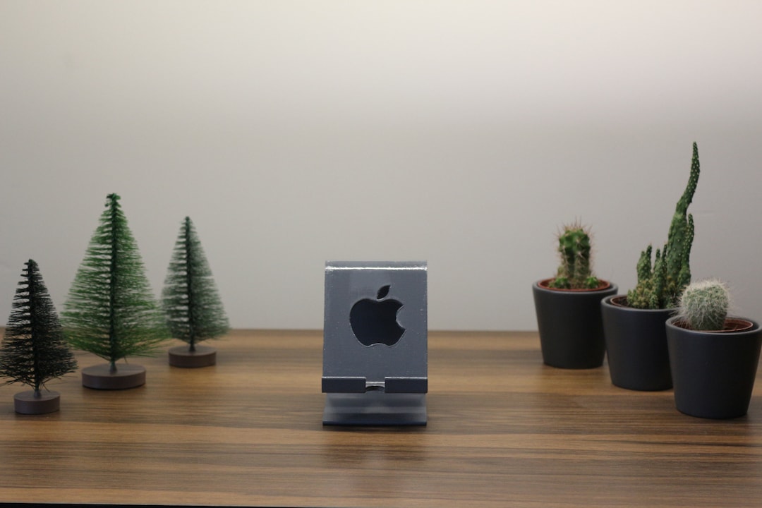 İphone Phone Holder - 3D Printed Phone Stand - Smartphone Docking ...