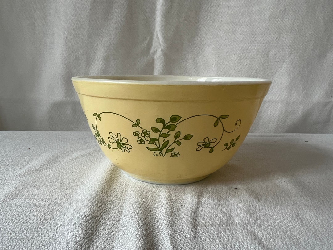 Vintage Pyrex Bowl, Shenandoah Pattern, 1.5 Qt, Yellow Pyrex Dish ...