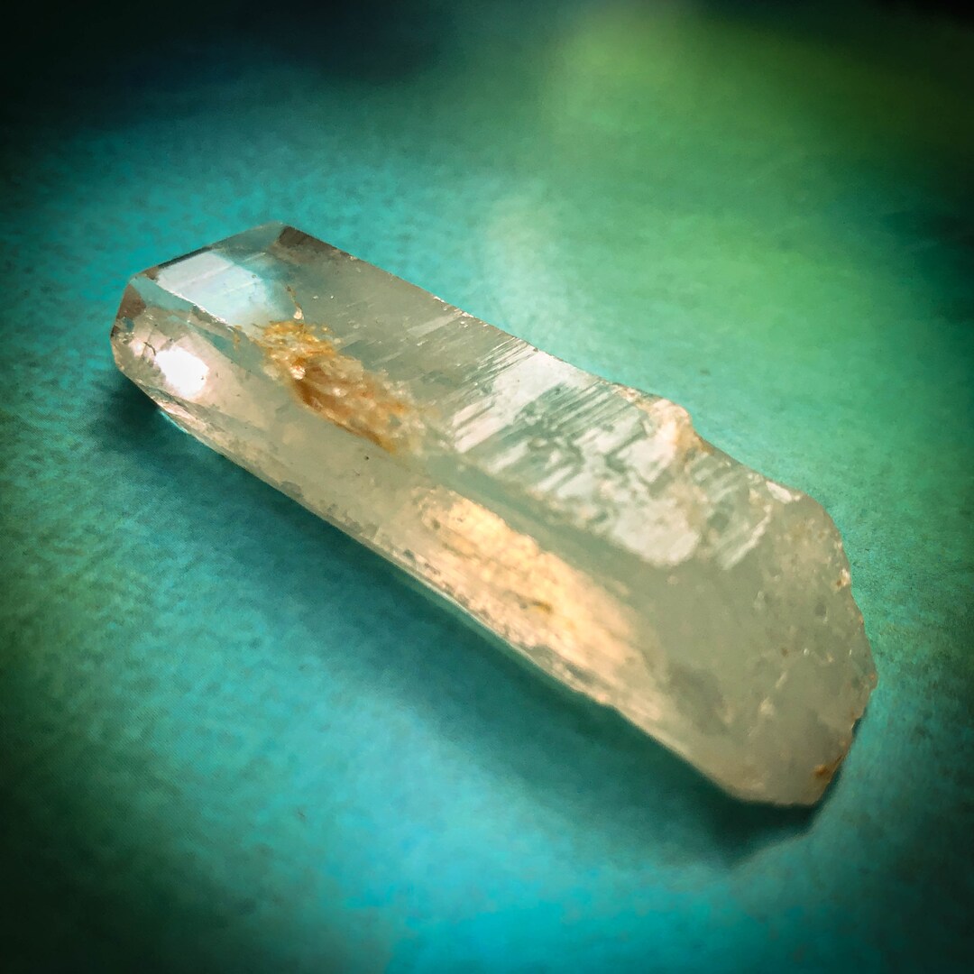 Columbian Lemurian Light Blue Mist Quartz Crystal Point (20,4g) - Etsy