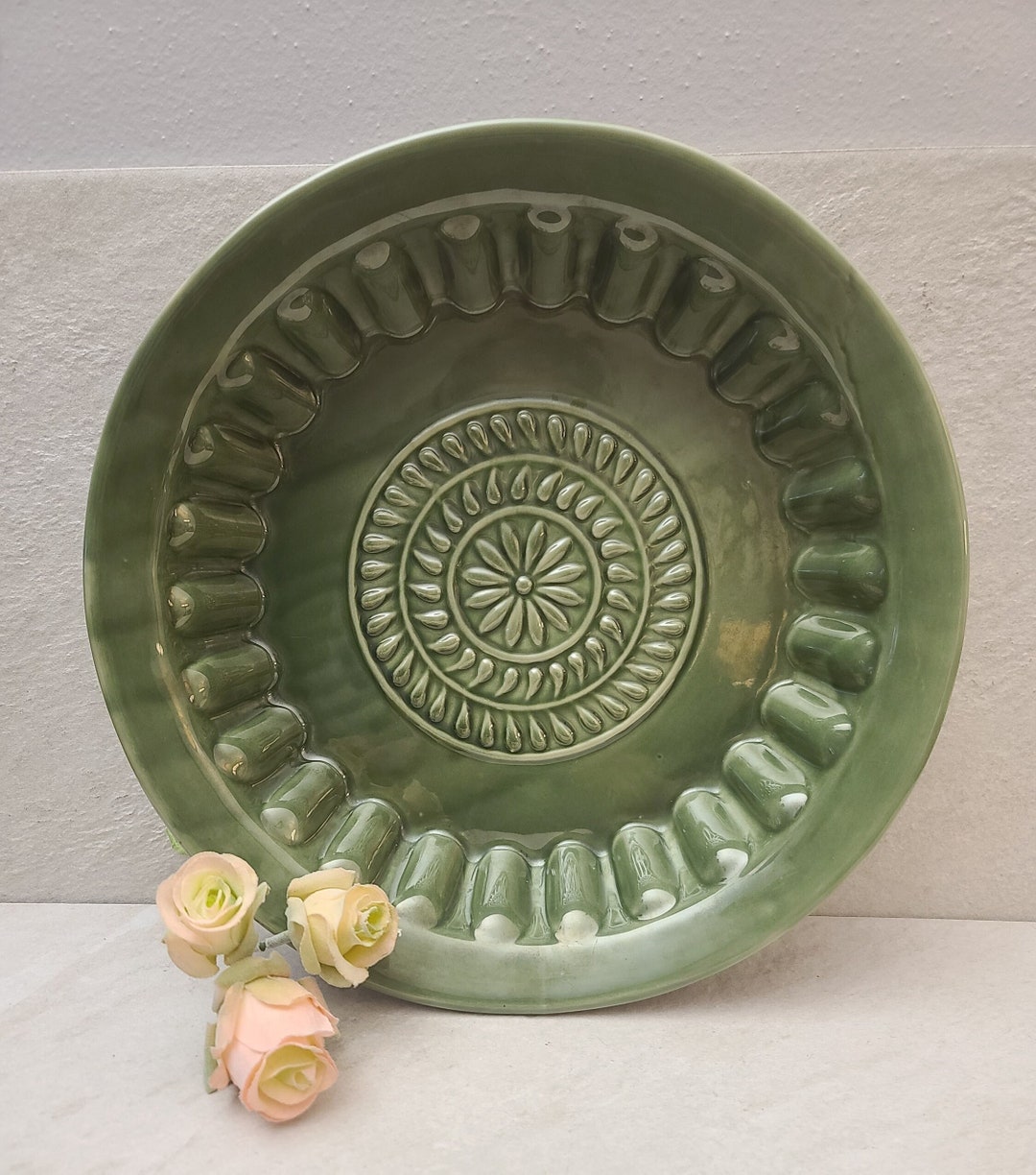 Savinio Designs Stoneware Green & Brown Embossed Large Round Casserole ...