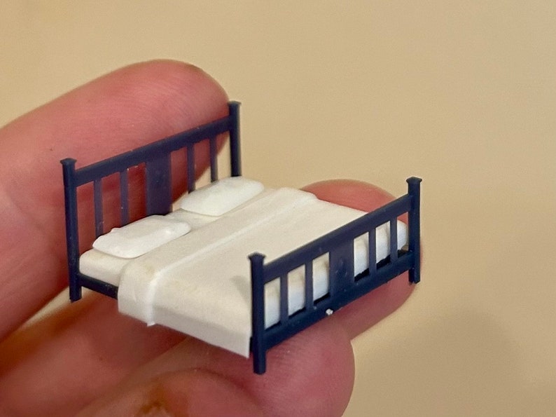 3D Resin Printed HO Scale 1:87 Queen Size Bed Frame, Mattress With ...