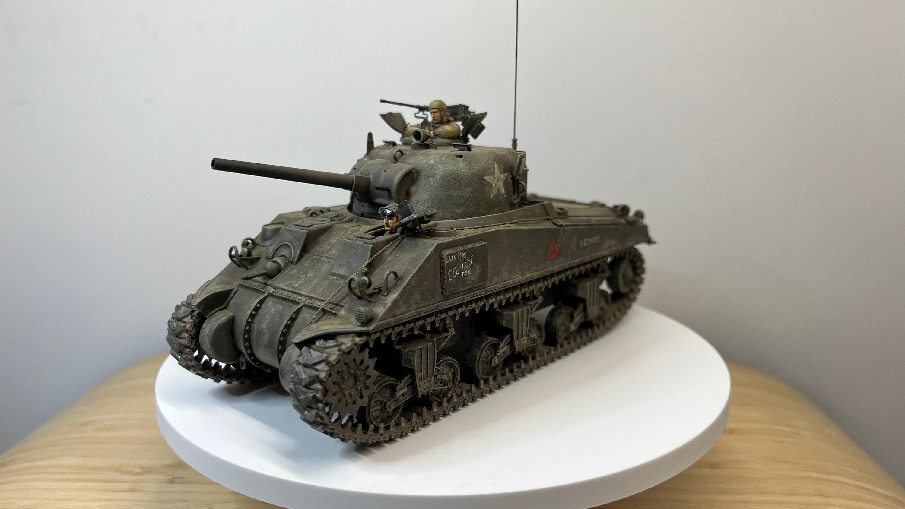 Pro Built Dragon Armour 1/35 Sherman M4A4 Medium Tank W/ 75mm Gun 1945 ...