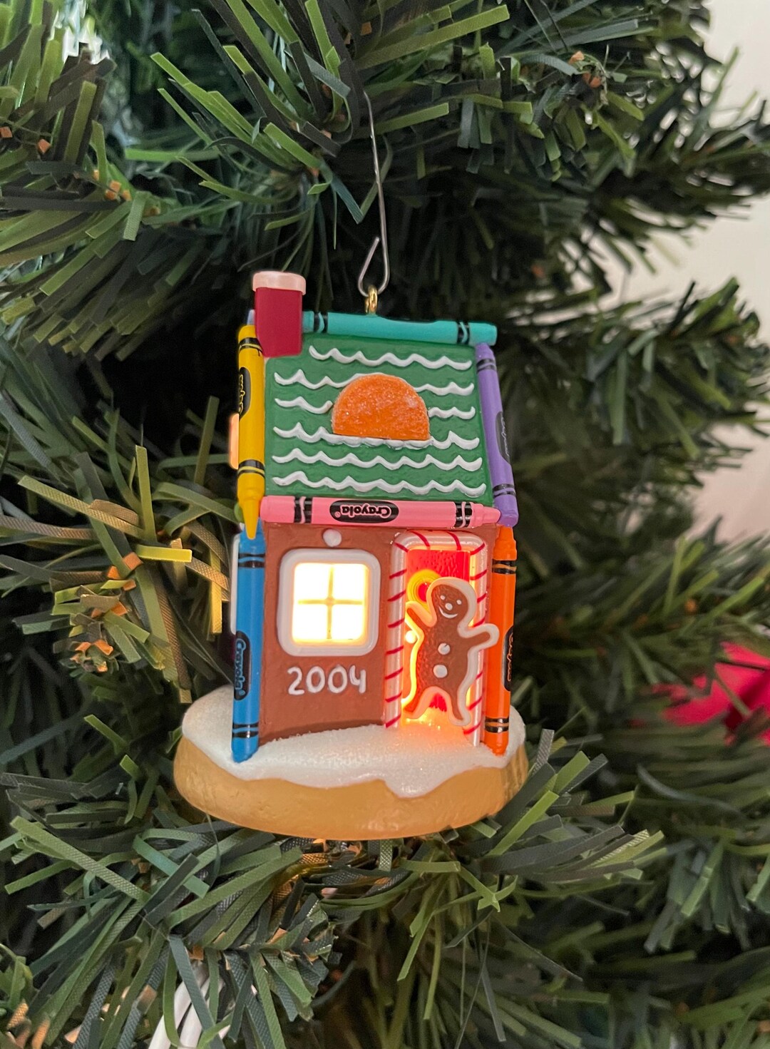 Crayola Gingerbread Home With Special Lighting Effect - Hallmark ...