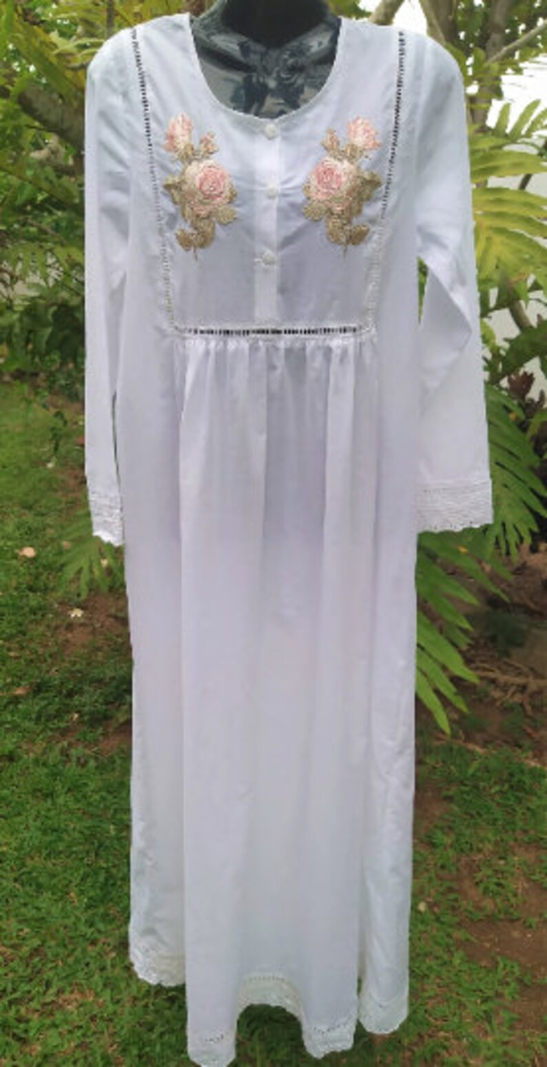 Roseanne - Nightgown With Rose Applique - Etsy