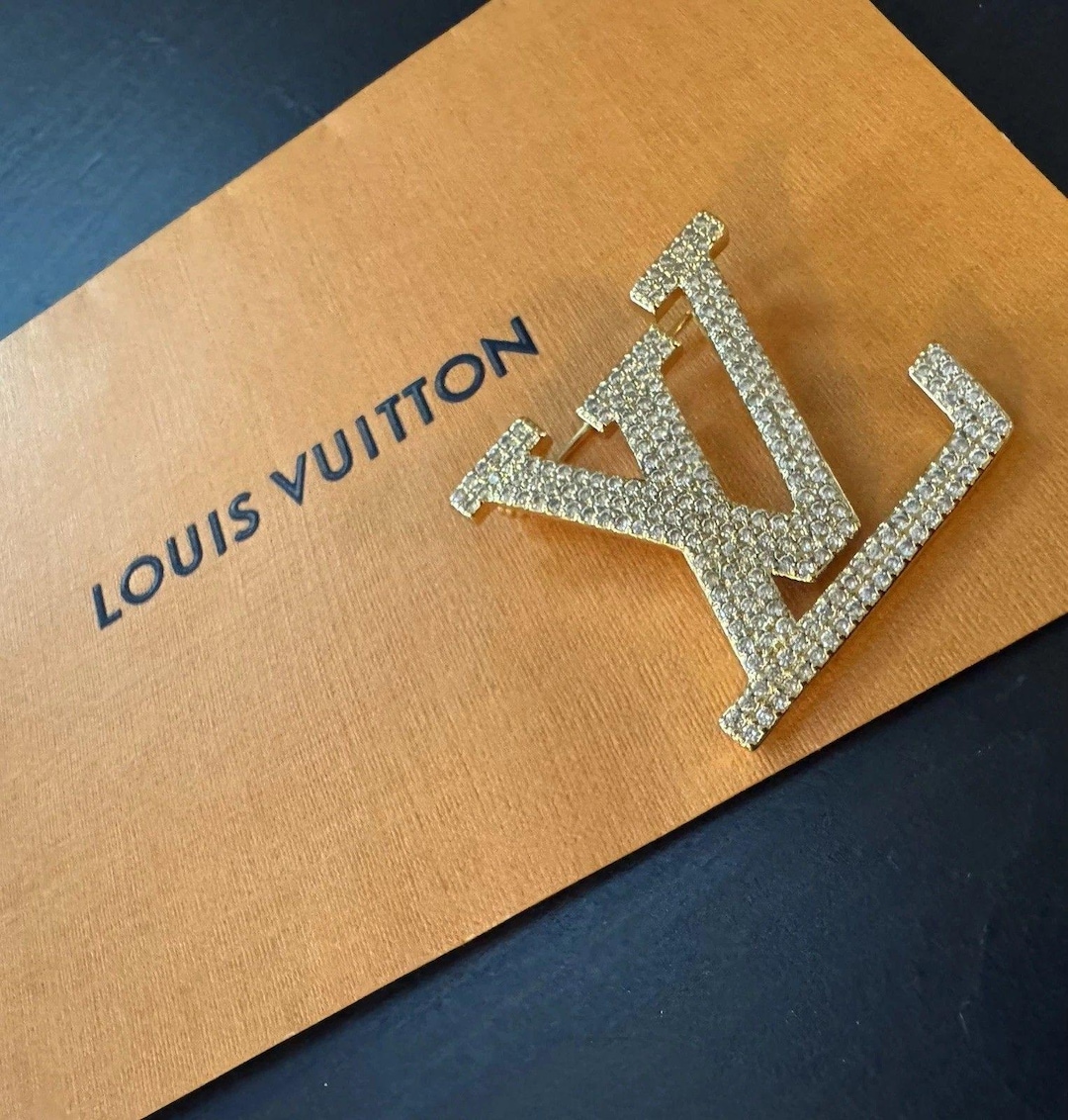 Louis Vuitton LV Iconic Signature Radiant Crystals Gold Signature Pin ...