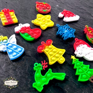 Christmas Party Favors, Pop-it Keychains for Classroom, Teacher Poppin ...
