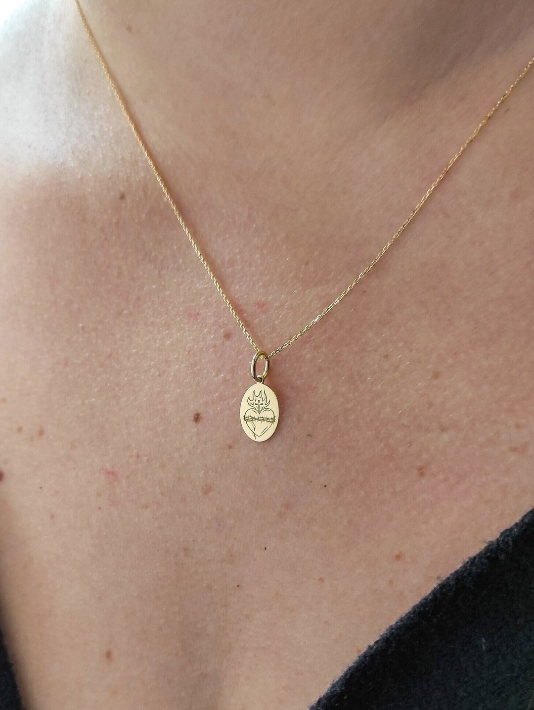 14K Solid Gold Sacred Heart Necklace, Catholic Oval Jewelry ...