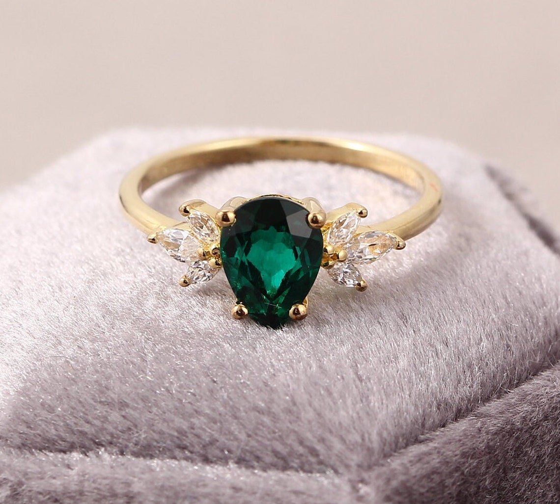 Drop Cut Emerald Engagement Ring,unique Drop Cut Diamond Set Ring ...