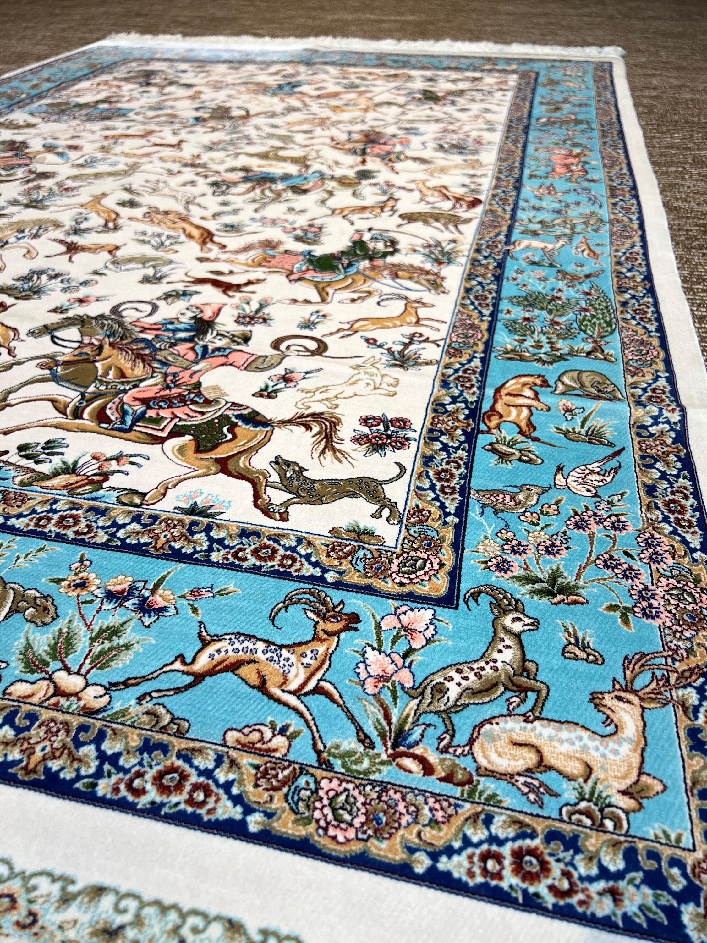 Silk Rug With Hunting Scene Double Knot 4 Sided Clipping white and Blue ...