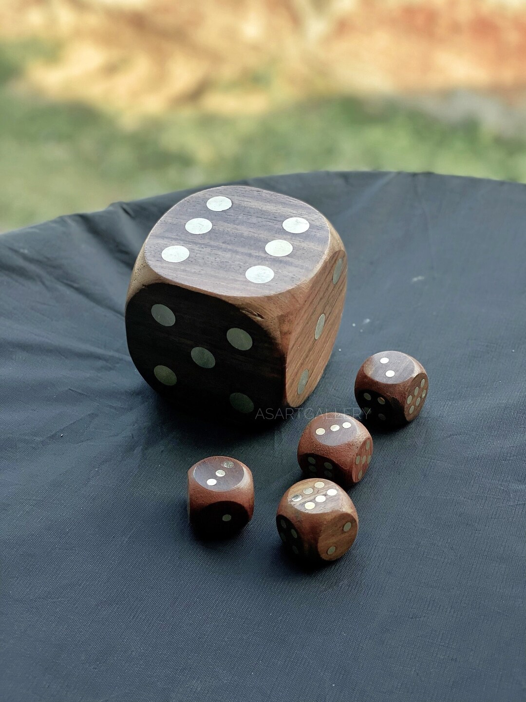 Wooden Dice Box With 5 Small Dice Premium Rosewood Beautiful Dice Box ...