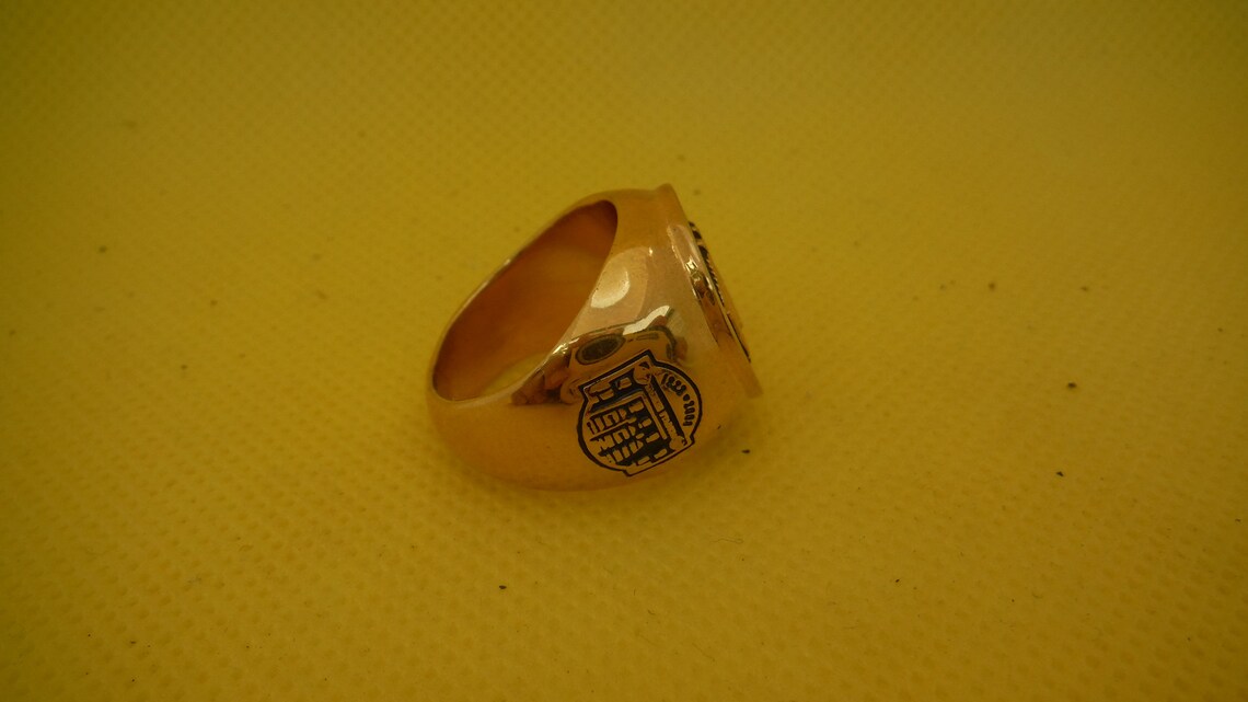 New York Yankees Fan Ring Day - Game-day Give-a-way. August 3, 2008 - Etsy