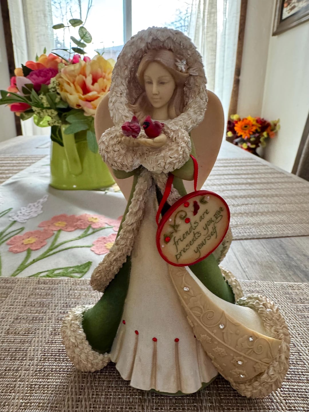 Enesco, the Hearth of Christmas “angel Whit Cardinalds” - Etsy