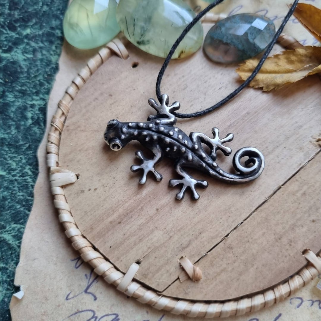 Gecko Pendant, Tropical Lizard, Reptile Necklace, Silver Jewelry, Totem ...