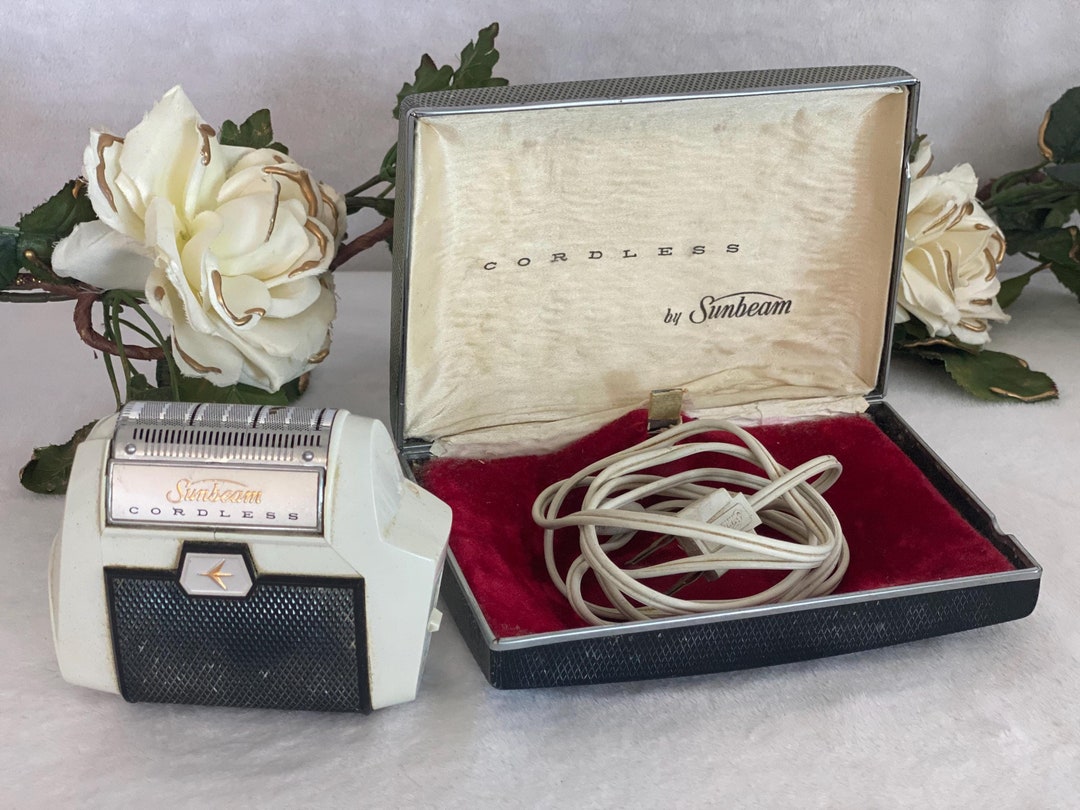 1950s Vintage Electric Razor Cordless by Sunbeam With Case and Charging ...