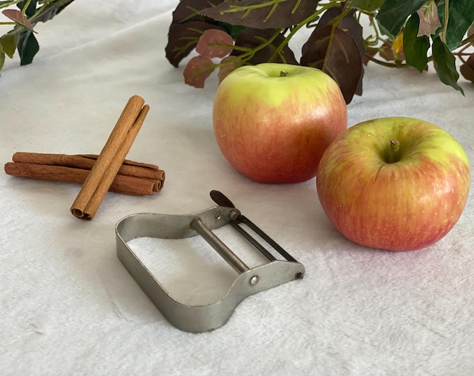 Old Cheese Grater Zester Slicer 4 Sided Box Type Bromco 419 Darkened ...