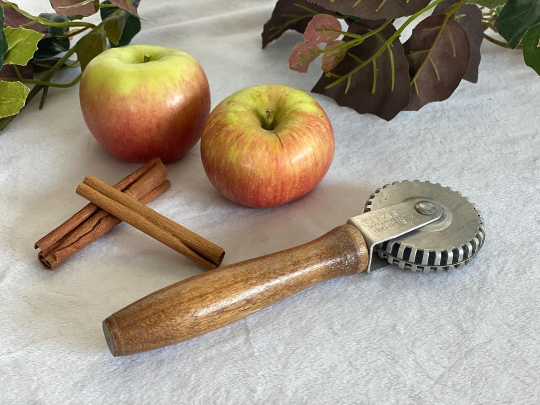 Vintage Krimpkut Pastry Sealer Pastry Crimper With Wooden Handle ...