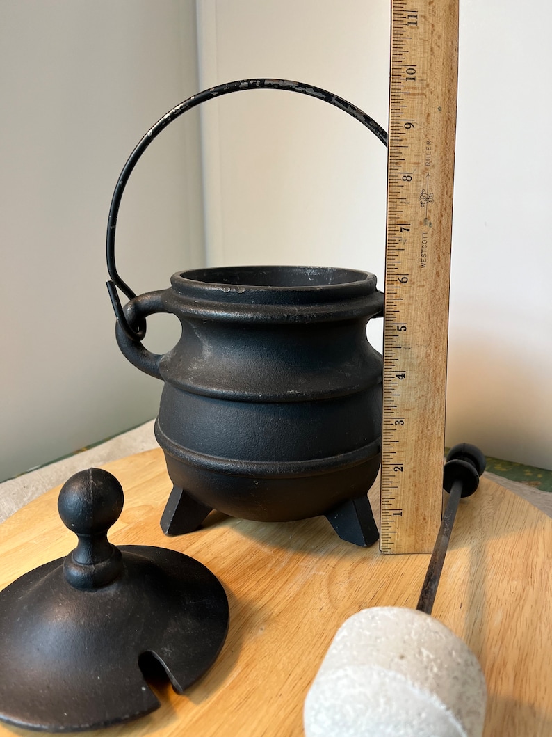 Vintage Cast Iron Smudging Pot With Lid and Poker - Etsy