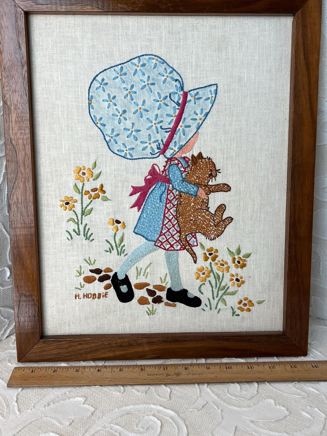 Hand Embroidered Holly Hobby Girl With Cat - Etsy