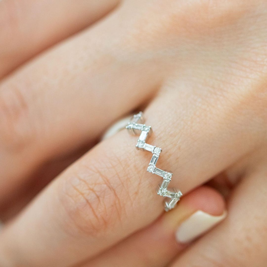 Zigzag Baguette Diamond Wedding Band: 14k Gold Geometric Ring - Etsy