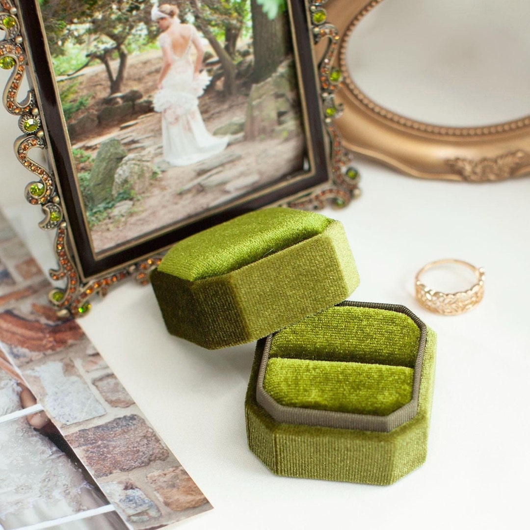 Velvet Ring Box, Green Retro Vintage Ring Box, Engagement Ring Box ...