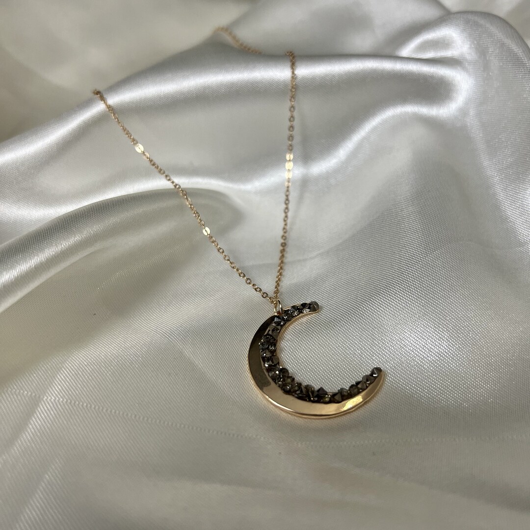 Crescent Moon Chain Necklace | Moon Necklace | Womens Spiritual Charm ...