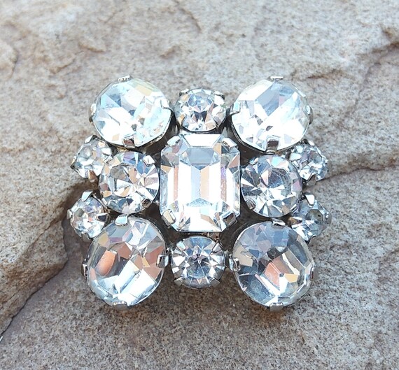 Vintage Austria clear crystal rhinestone brooch - Gem