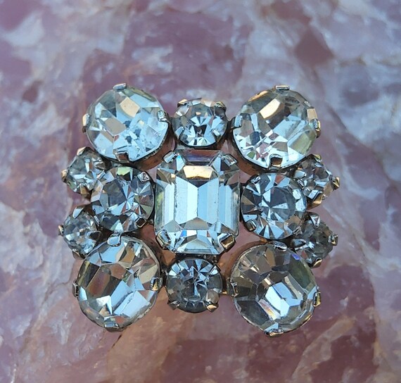 Vintage Austria clear crystal rhinestone brooch - Gem