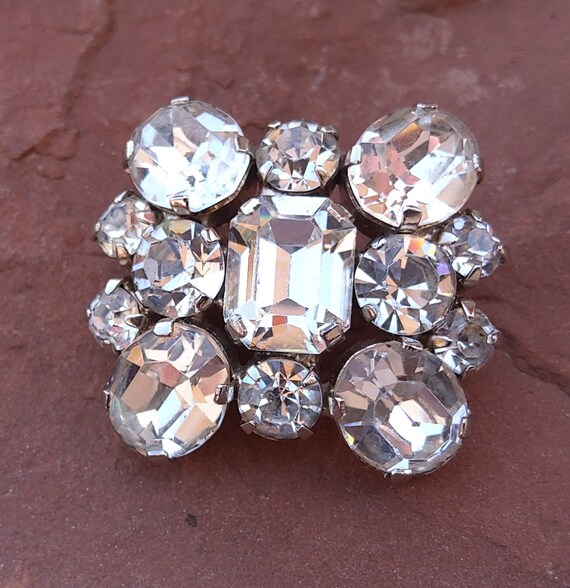Vintage Austria clear crystal rhinestone brooch - Gem