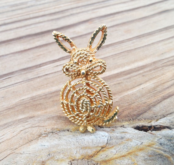 Vintage Mamselle goldtone bunny rabbit brooch - Gem