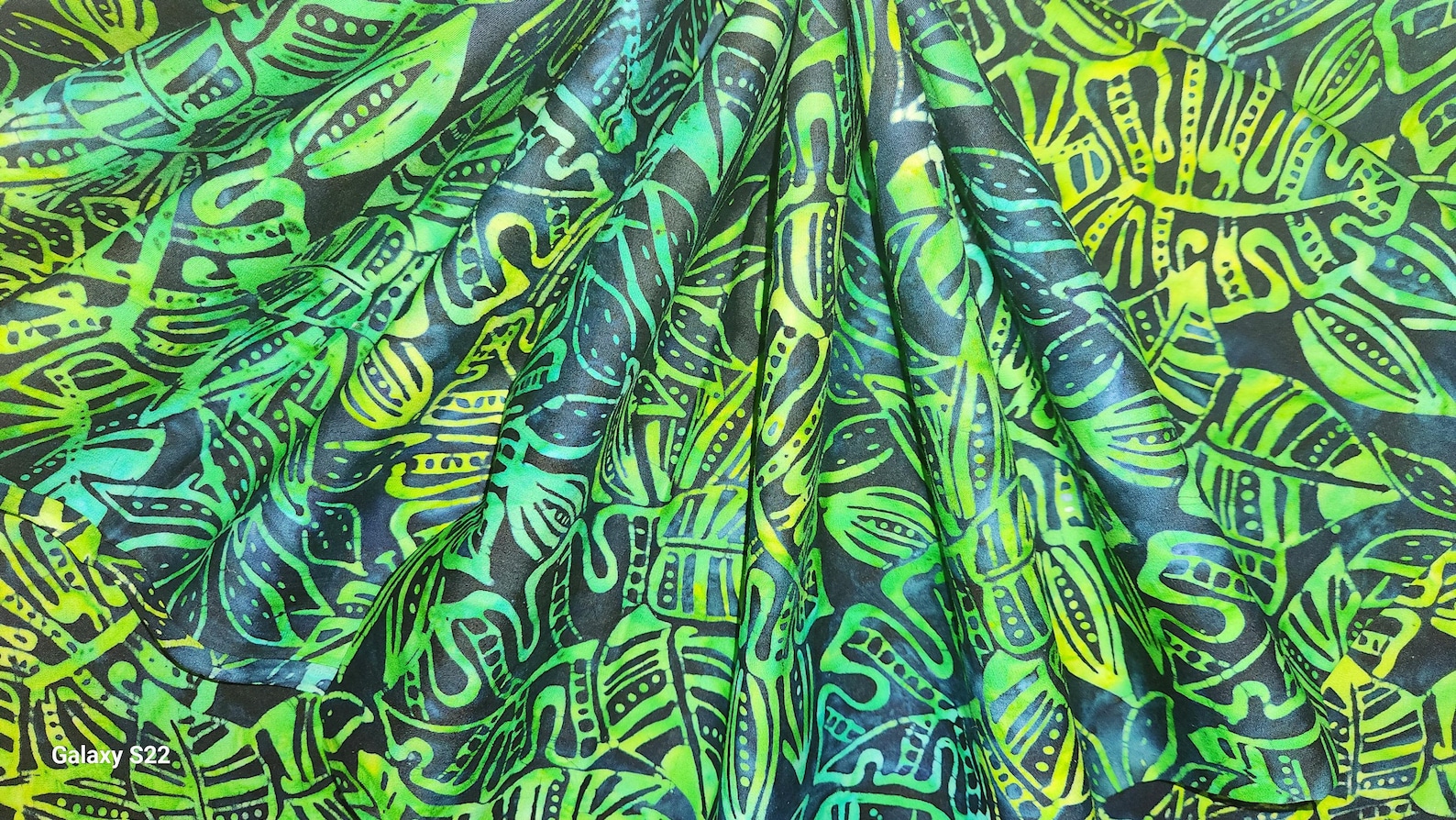 Tropical Palm Leaf Batik Quilting Fabric by the Yard: Lunn Studios ...