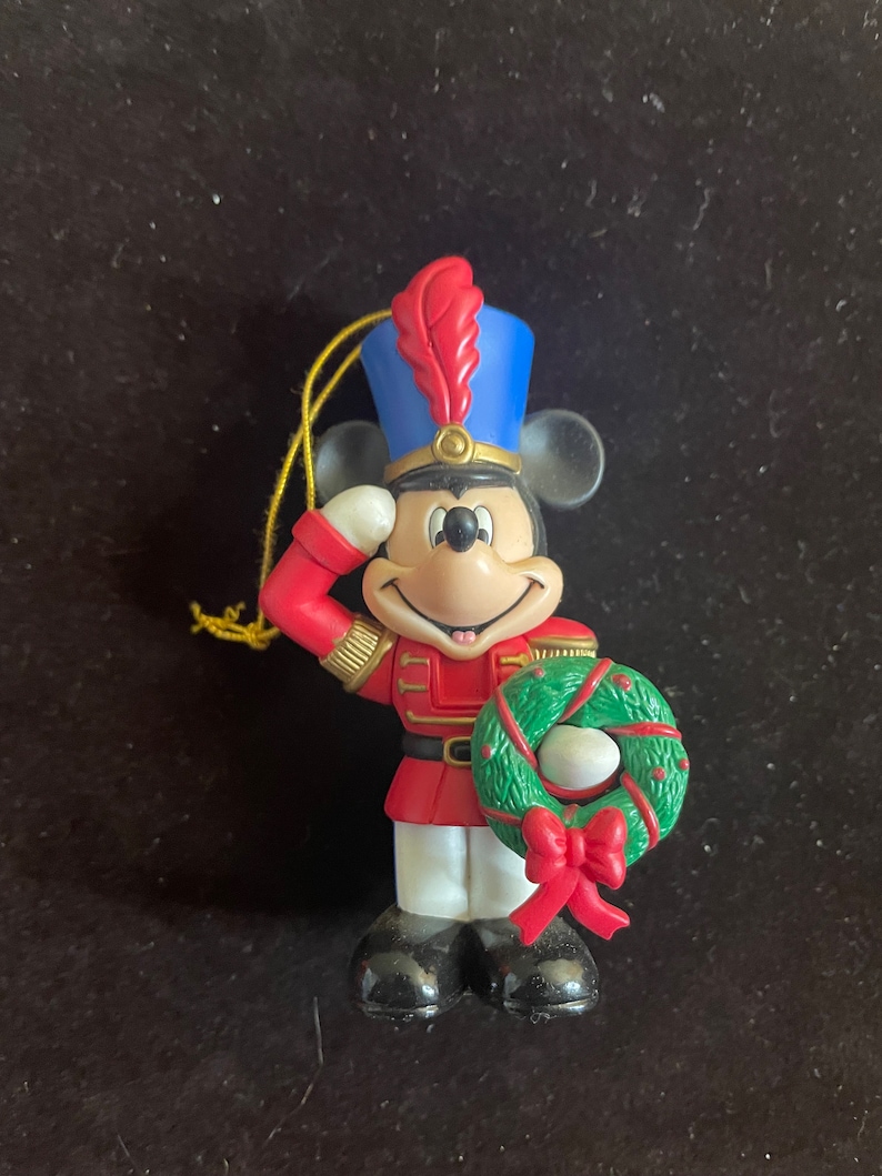 Nutcracker Mickey Mouse With Wreath Walt Disney Santa's Workshop ...