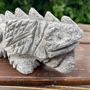 Iguana Stone Sculpture. Lizard Statue / Figurine 100% Volcanic Rock ...