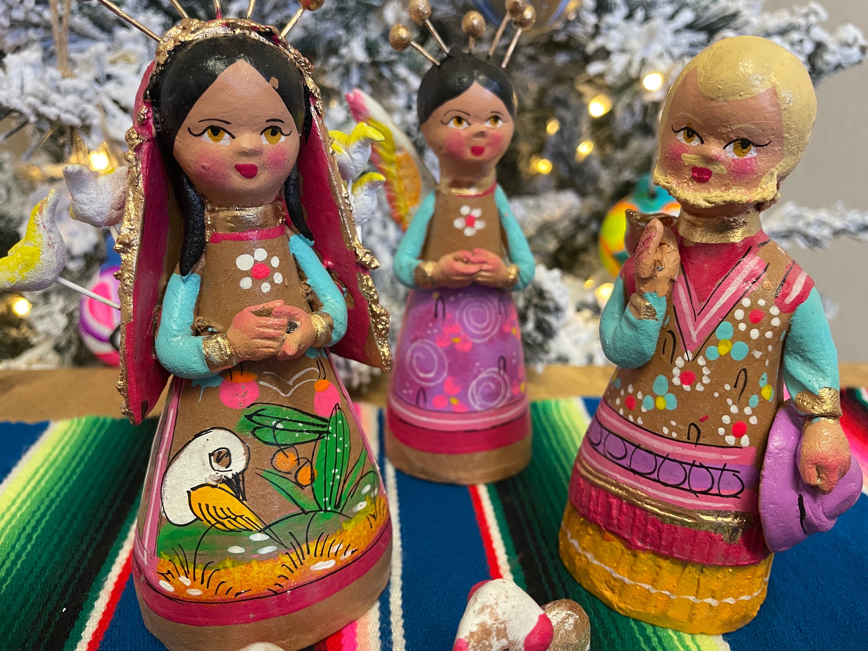 Gorgeous Mexican Barro Nativity With Gold Detailing. Large 14 Piece Set ...