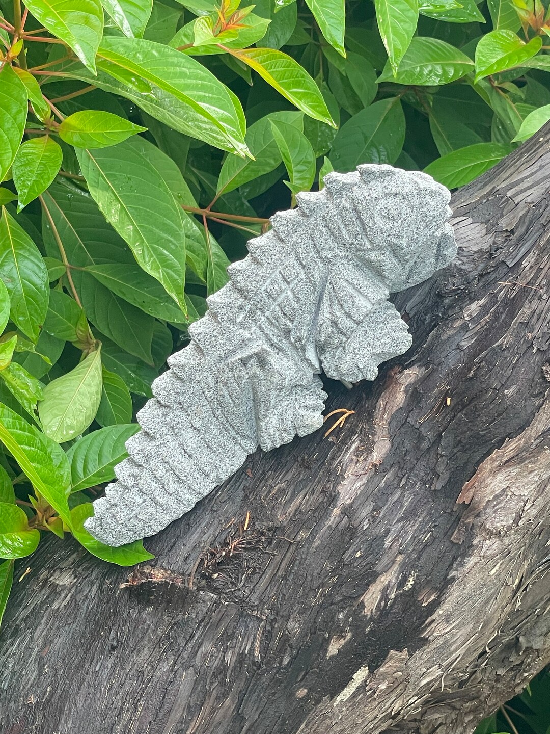 Iguana Stone Sculpture. Lizard Statue / Figurine 100% Volcanic Rock ...