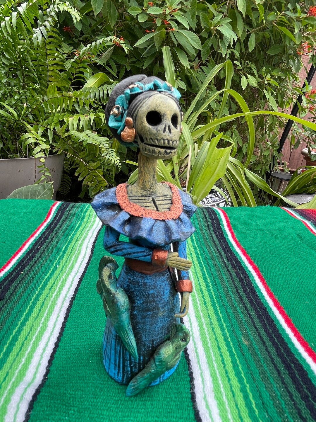 Elegant Barro Negro Catrina Frida With Parrots / Dia De Los Muertos ...