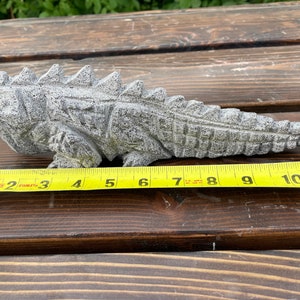 Iguana Stone Sculpture. Lizard Statue / Figurine 100% Volcanic Rock ...