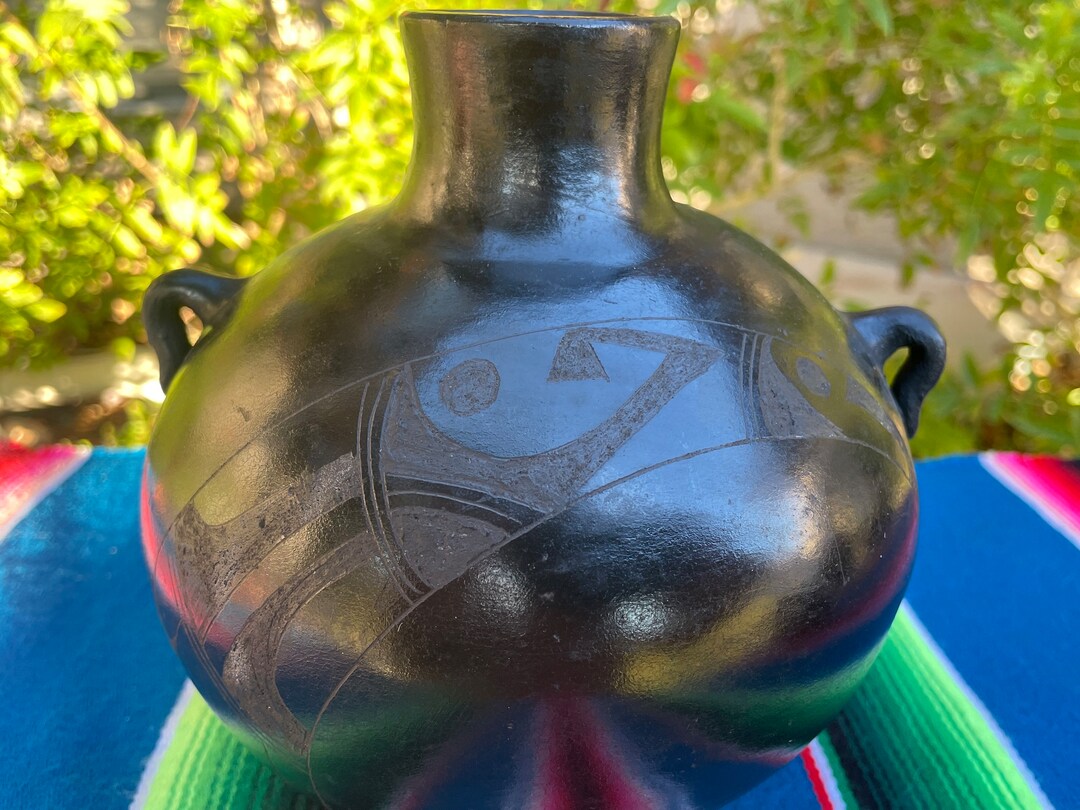 Master Potter Pablo Mateos Ortega. Beautiful Handmade Barro Negro Vase ...