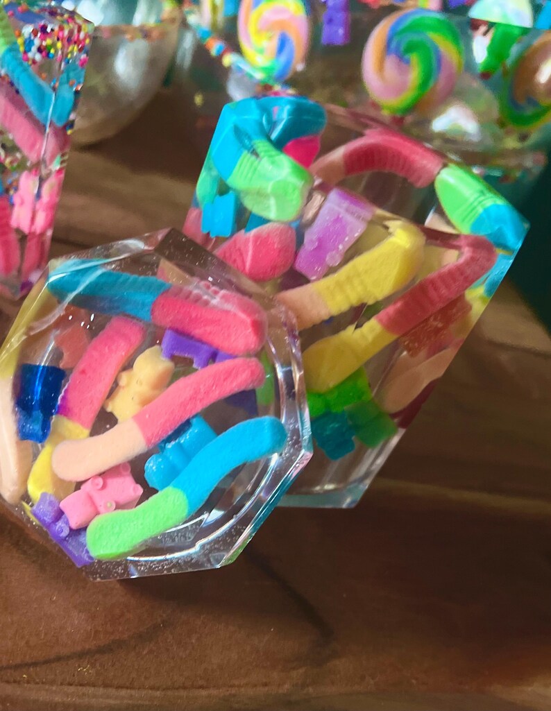 Gummy Bear Gummy Worm Candyland Jar W/lid Pretty Colorful Table Top ...