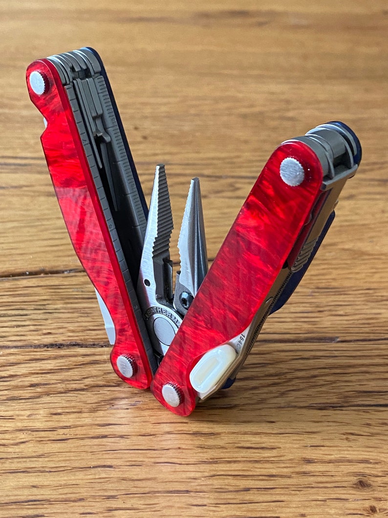 Leatherman CHARGE(+, Tti, G10) Thumb Tabs (x2) "tritium Design" - Etsy