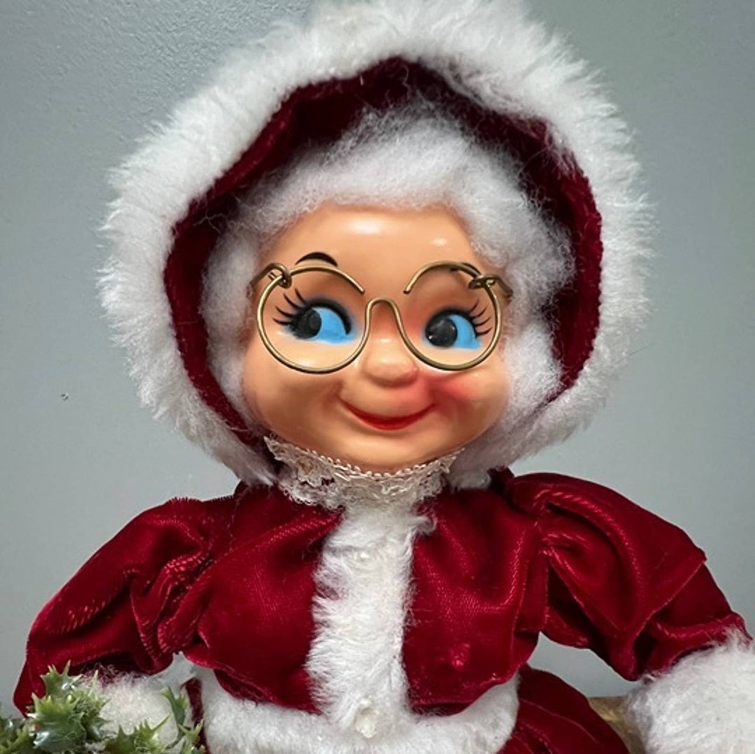 Vintage Mrs. Claus With Holly Wreath and Christmas Robe - Etsy
