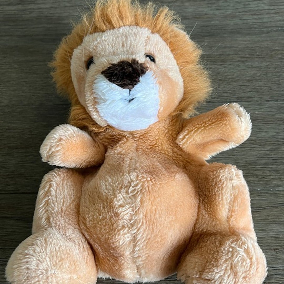 Vintage Russ Berrie Richard the Lion Plush Puppet - Etsy