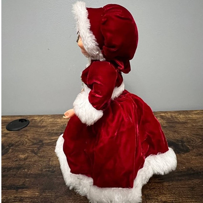 Vintage Mrs. Claus With Holly Wreath and Christmas Robe - Etsy