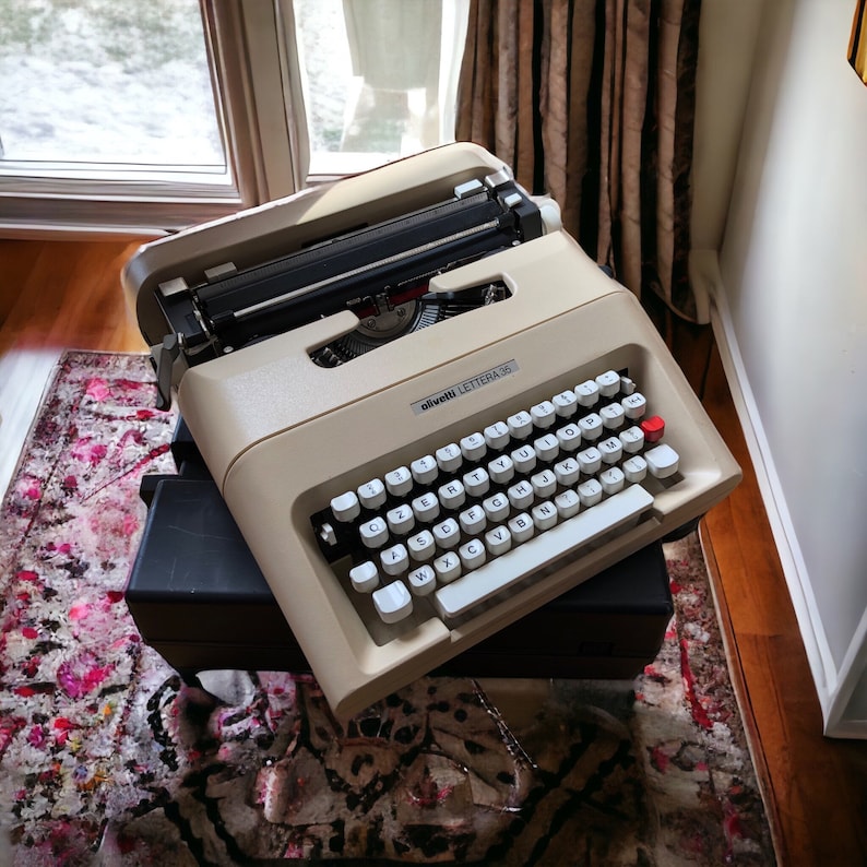 Vintage Olivetti Typewriter Lettera 35, Perfectly Working, Year of Production 1972, With ...
