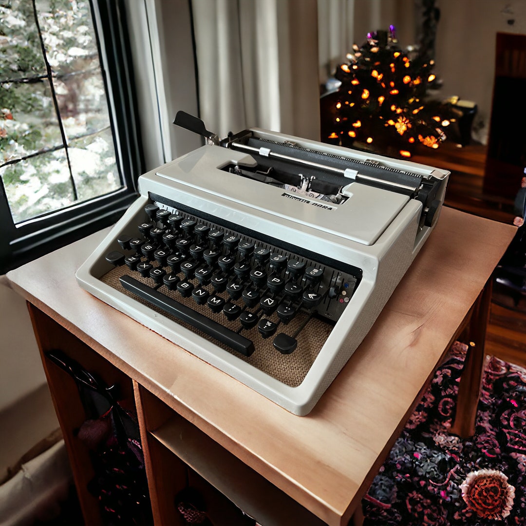 Vintage Olivetti Dora Typewriter, 1960s - Etsy