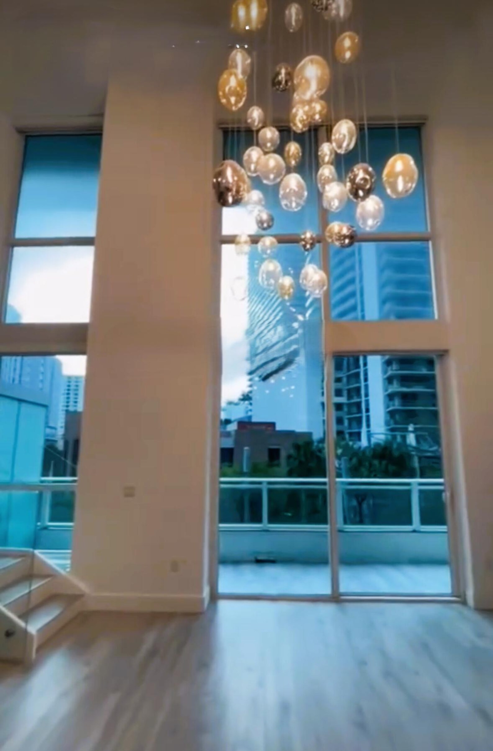 Modern-multi-pendant-lighting-chandelier-"monaco"-blown-glass-dining ...