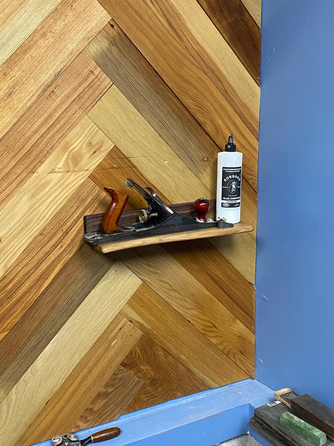 Live Edge Walnut Floating Shelf – No Visible Hardware | Handmade Easy ...